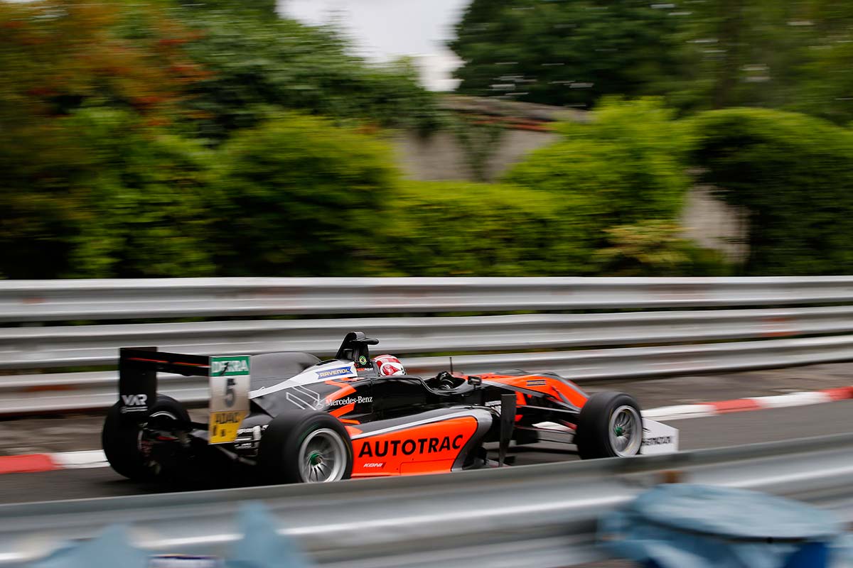 Pedro Piquet pontua pela terceira vez em três etapas no ano