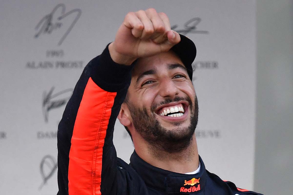 Ricciardo venceu depois de cair para 17º após a largada