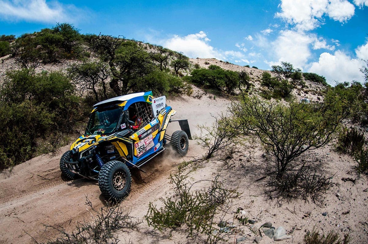 Dakar: Na liderança dos UTVs, brasileiros cumprem dia longo