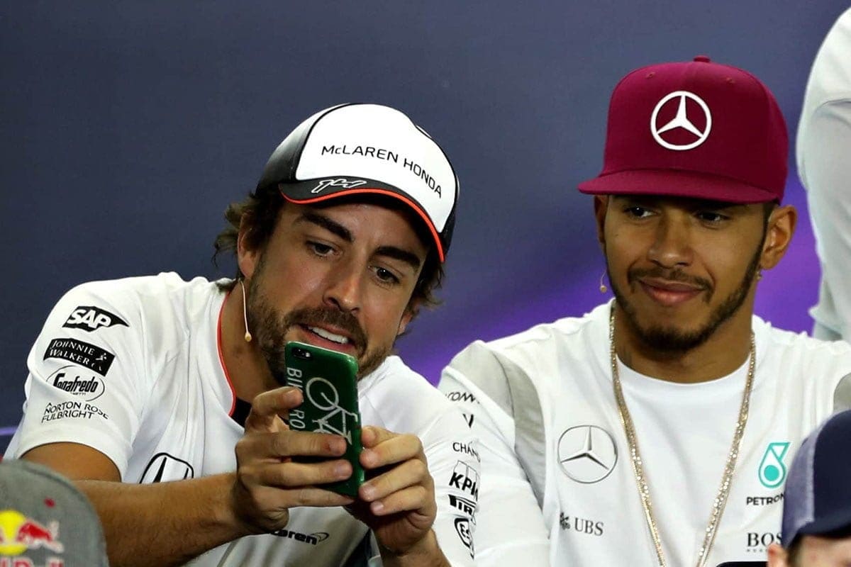 F1: Hamilton na Ferrari motiva a Fórmula 1, diz Alonso
