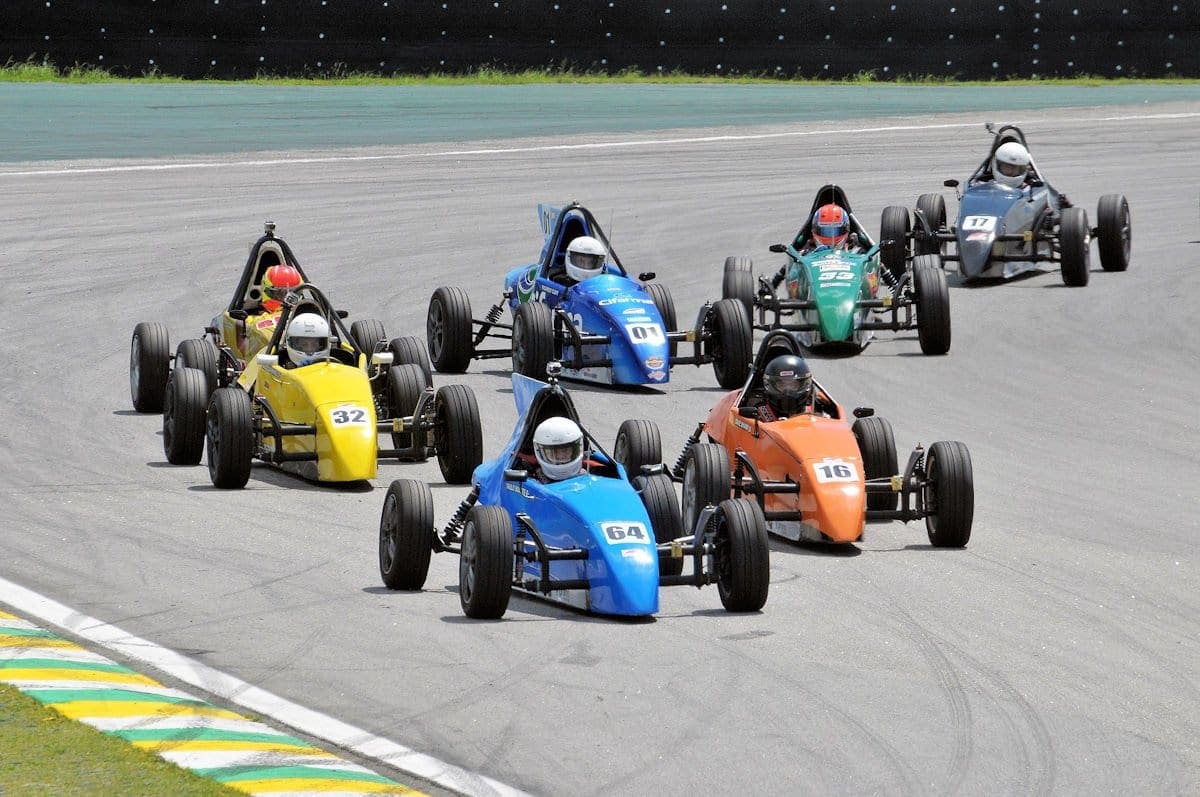 Fórmulas 1600 e Vee unificam o grid em solução para "melhor espetáculo"