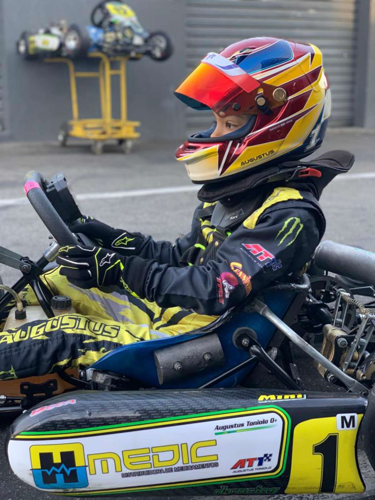 Lewis Hamilton inspira campeão do kart brasileiro de 8 anos até no ...