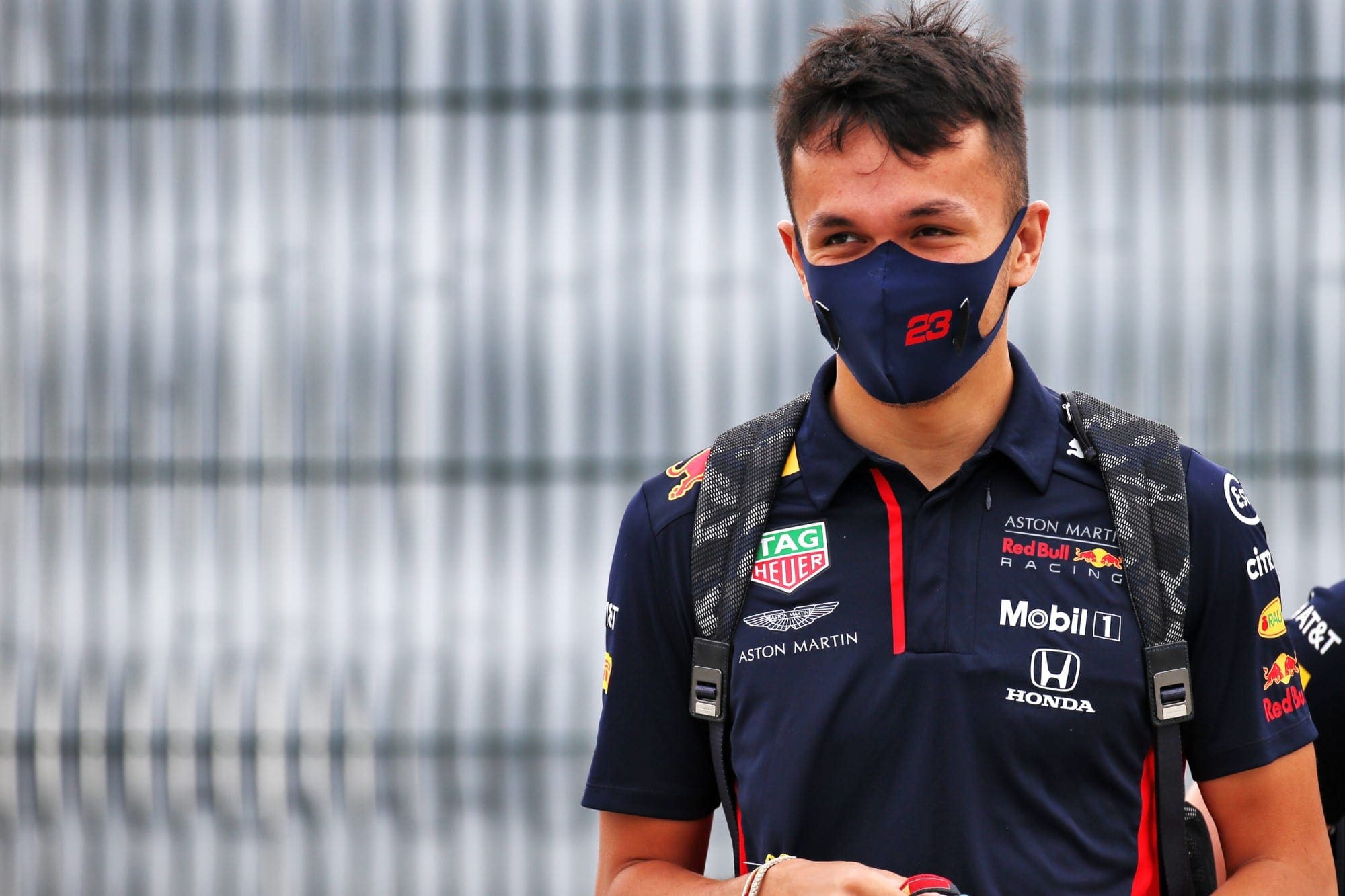 Marko sobre Albon: "Nas curvas, ele está no nível de Verstappen"