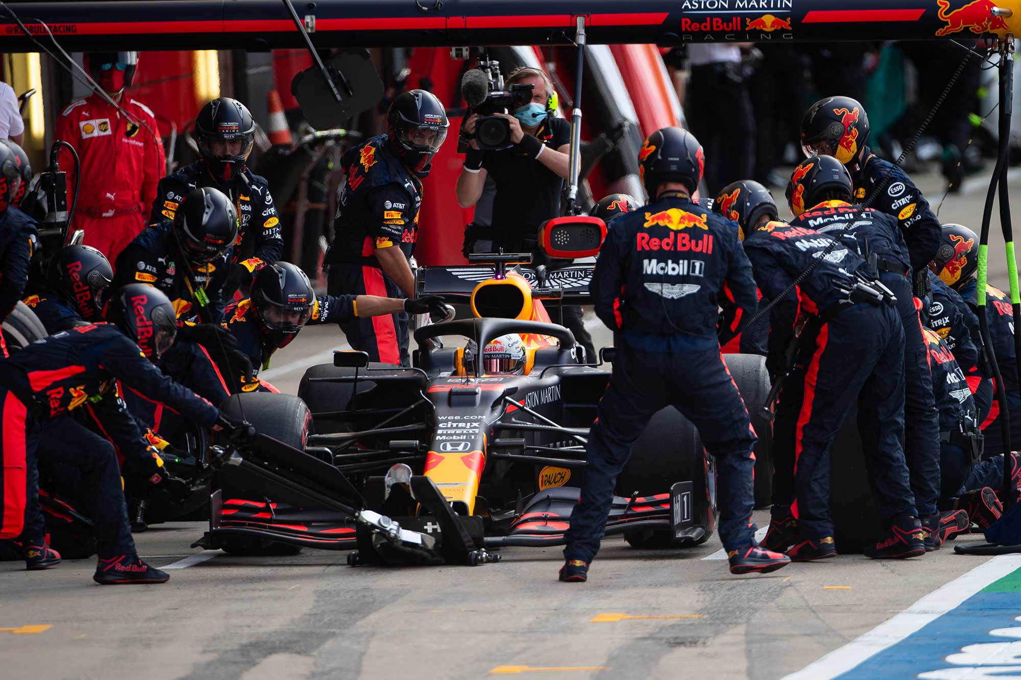 Red Bull encontrou uma maneira de fazer pit stops extremamente rápidos