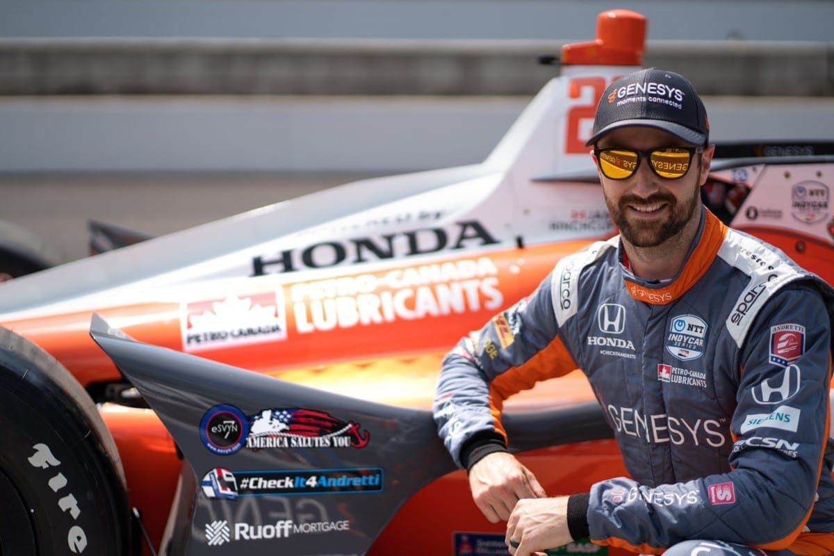 Hinchcliffe é confirmado como substituto de Veach para as últimas três ...