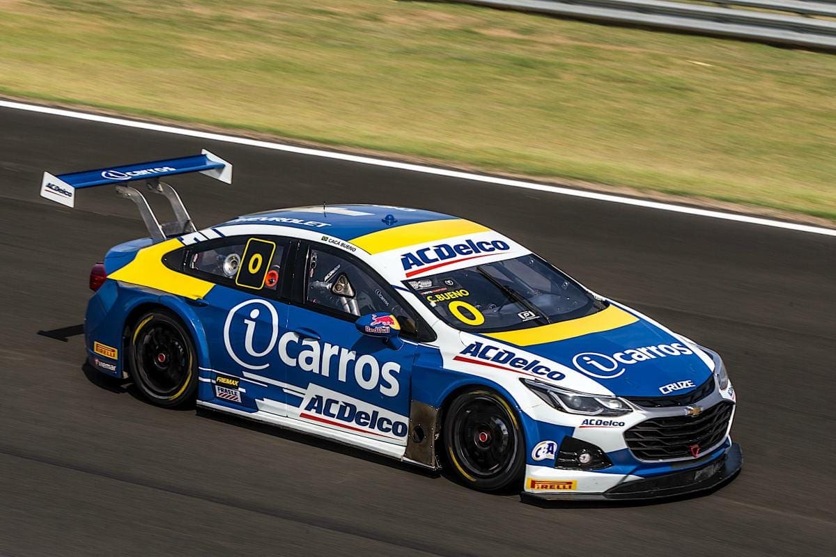 Cacá Bueno crava melhor volta no final e lidera primeiro treino da ...