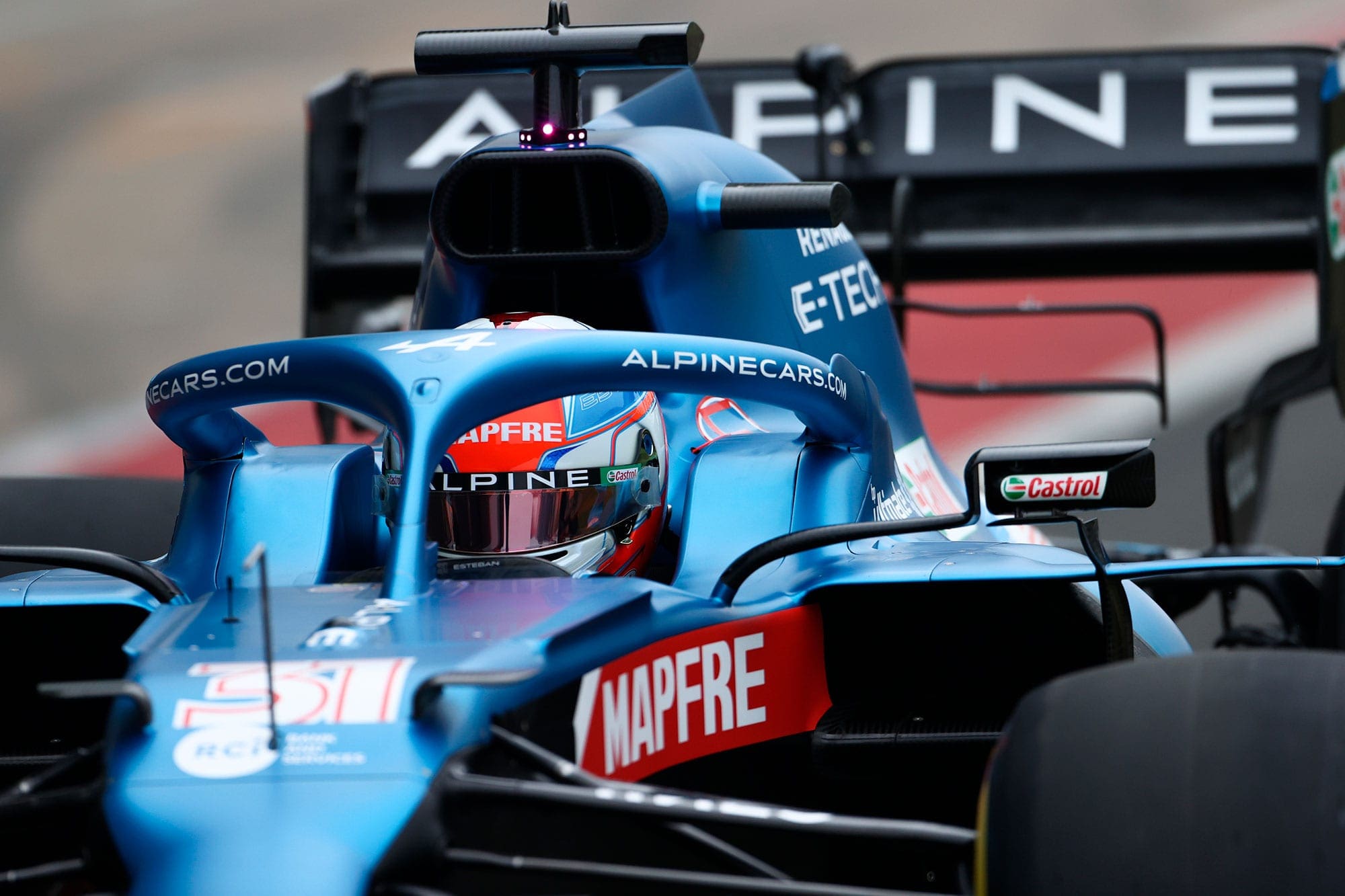 F1: Alpine A521 na pista com Esteban Ocon, veja as fotos
