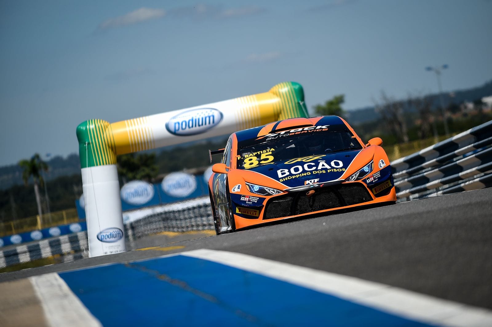 Assista ao vivo a corrida de abertura da temporada da Stock Light