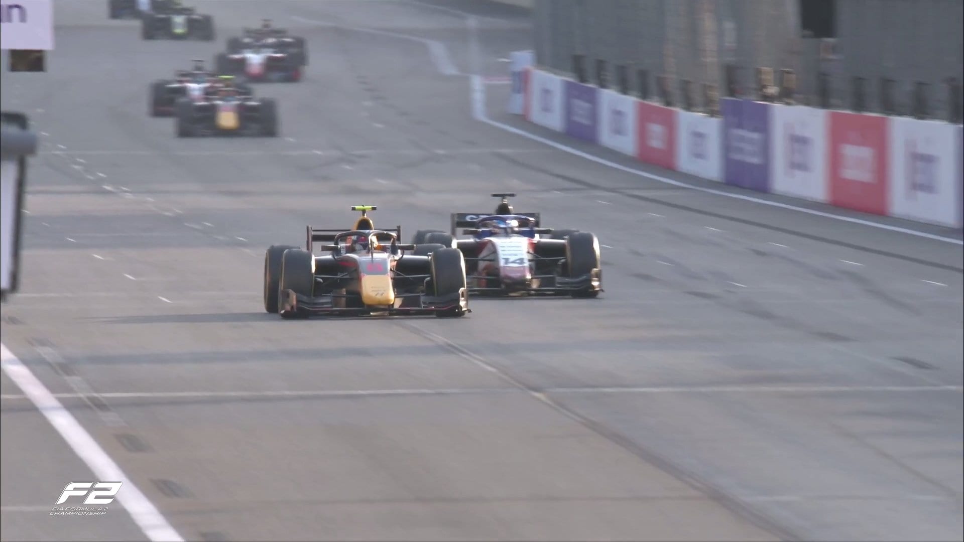 F2: Vips supera Beckmann e vence corrida 2 em Baku