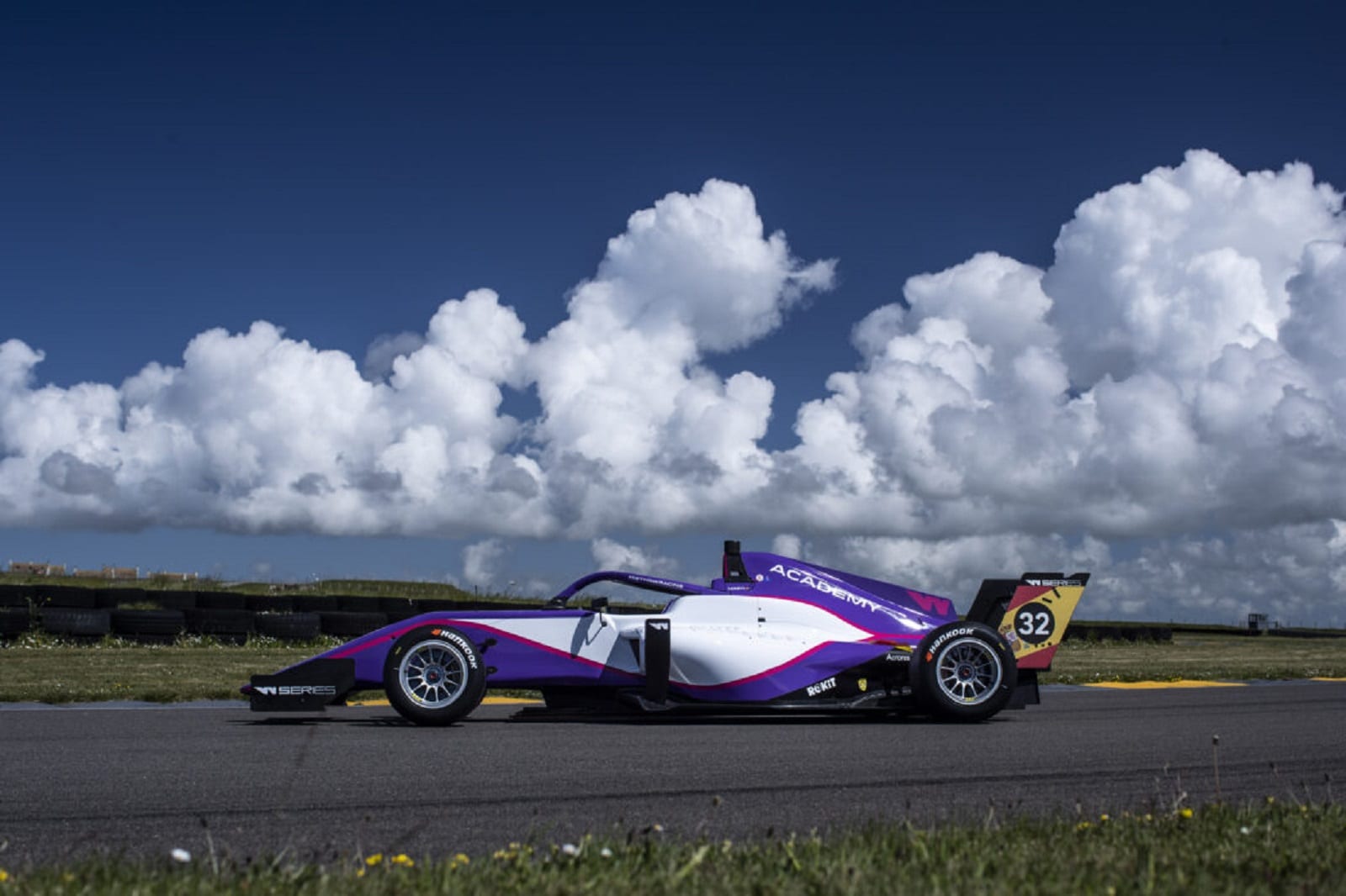 W Series anuncia academia de pilotas e assegura Sidorkova e Martí por ...