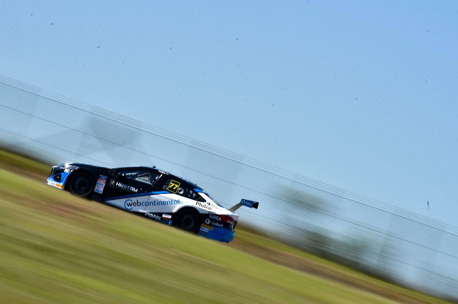 Valdeno Britto escala 18 posições em retorno à Stock Car