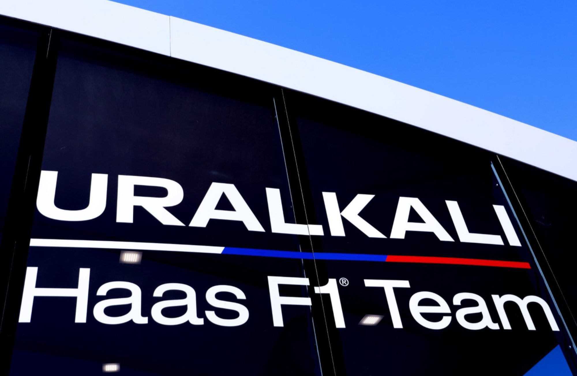 Haas mostra o verdadeiro VF-22 durante shakedown em Barcelona