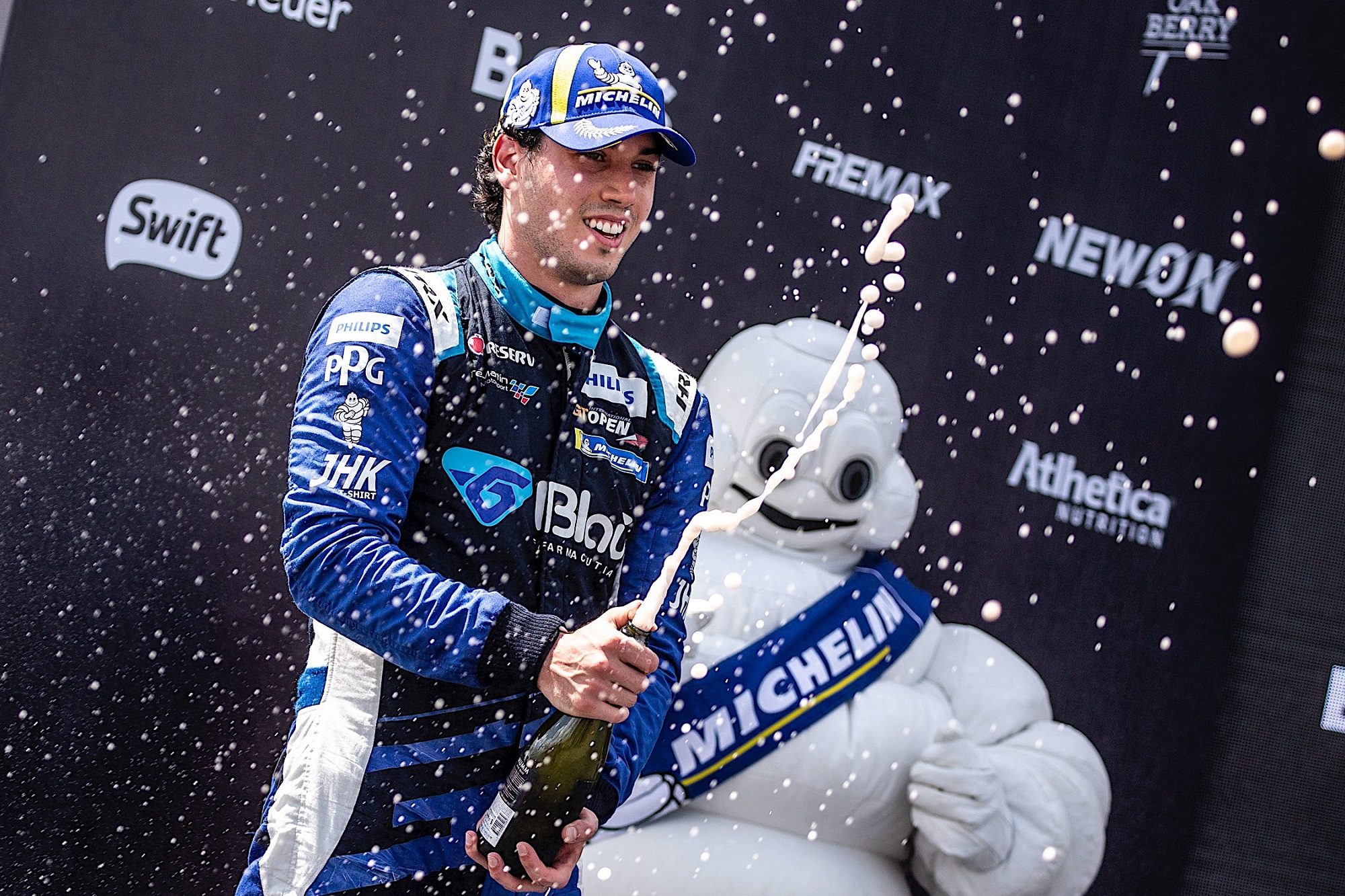Em Goiânia, Chris Hahn conquista pódio em sua volta à Porsche Cup