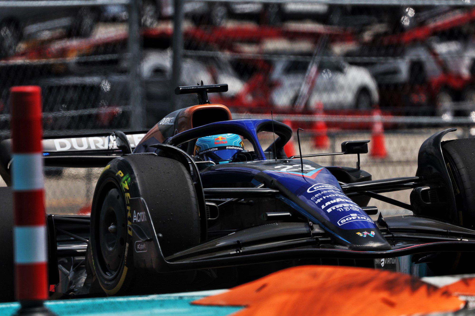 Pilotos da Williams F1 analisam desempenho do carro no treinos livres ...