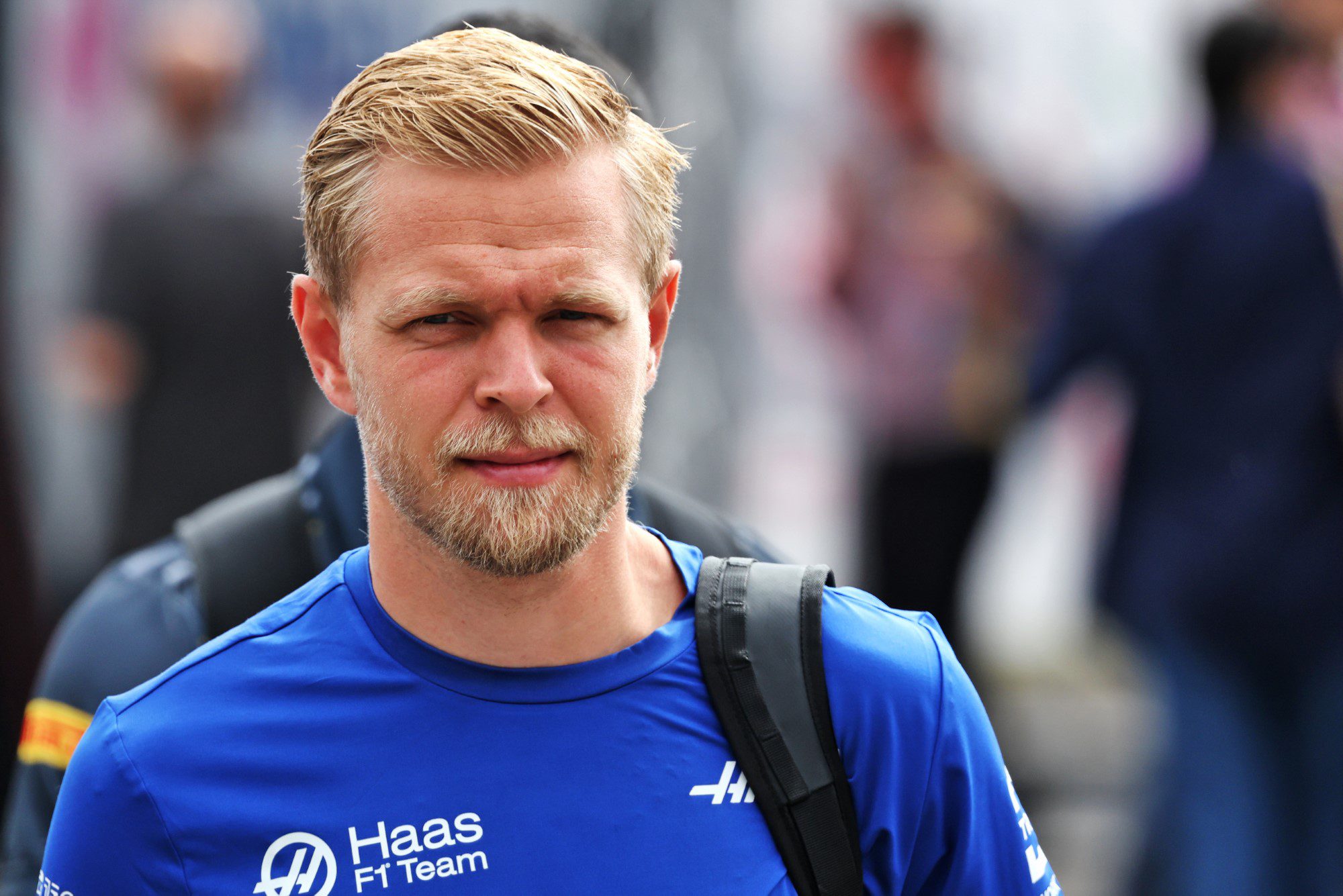 F1: Magnussen abandonado pela FIA após acidente no Brasil