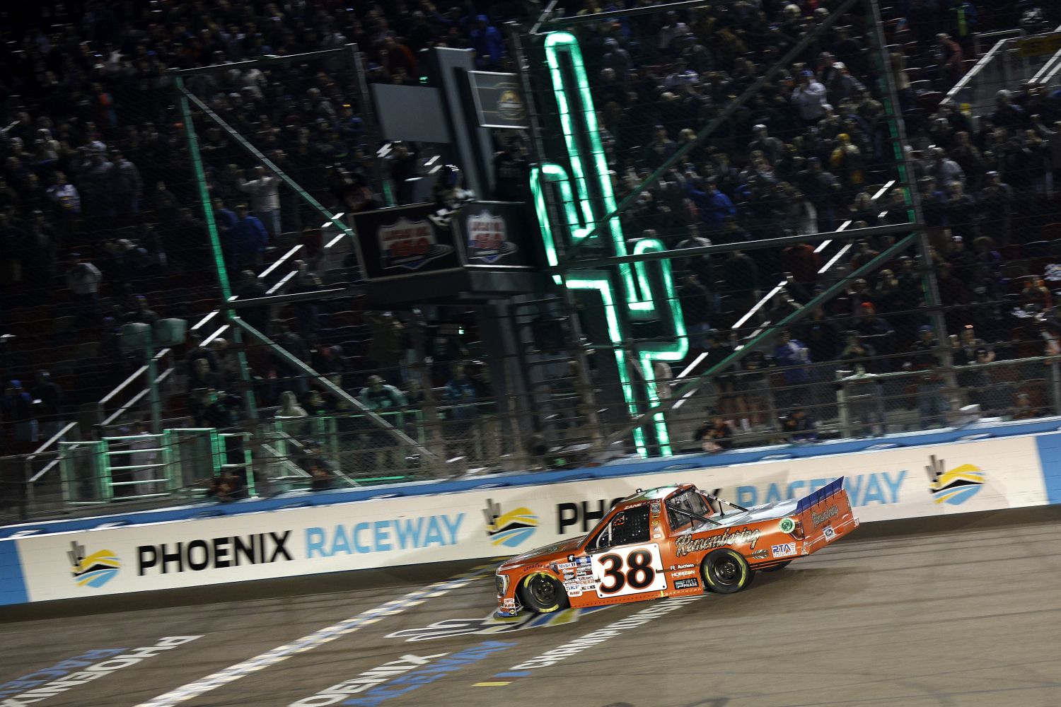 Nascar Truck Series: Zane Smith vence em Phoenix e conquista título