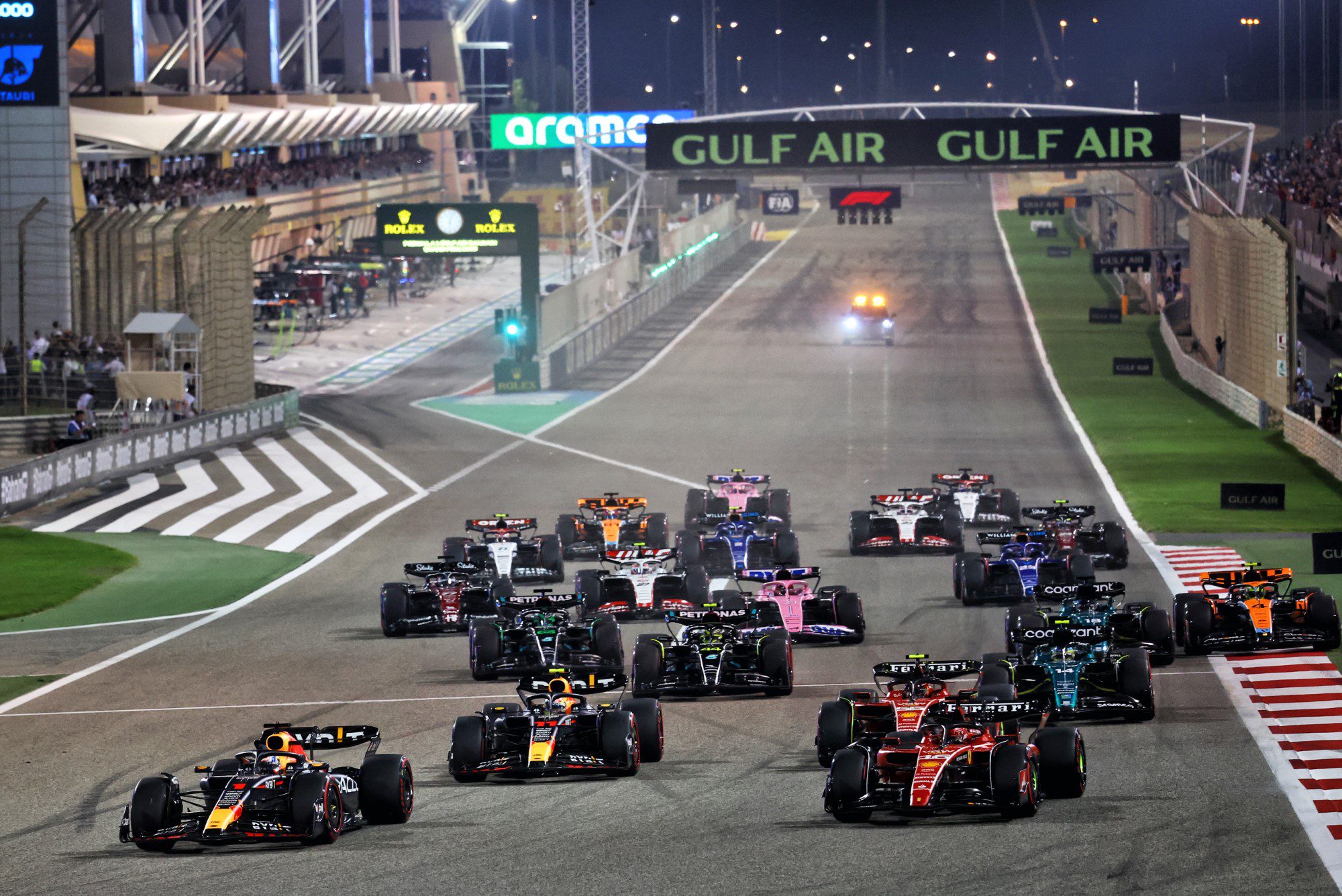 Fotos: Verstappen vence e Alonso sobe ao pódio no GP do Bahrein de F1