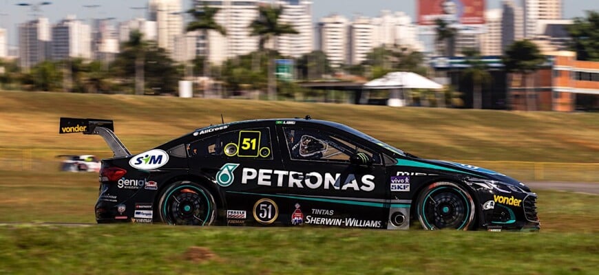 De motor novo, Átila Abreu fica a 0.146s de avançar no quali da Stock ...