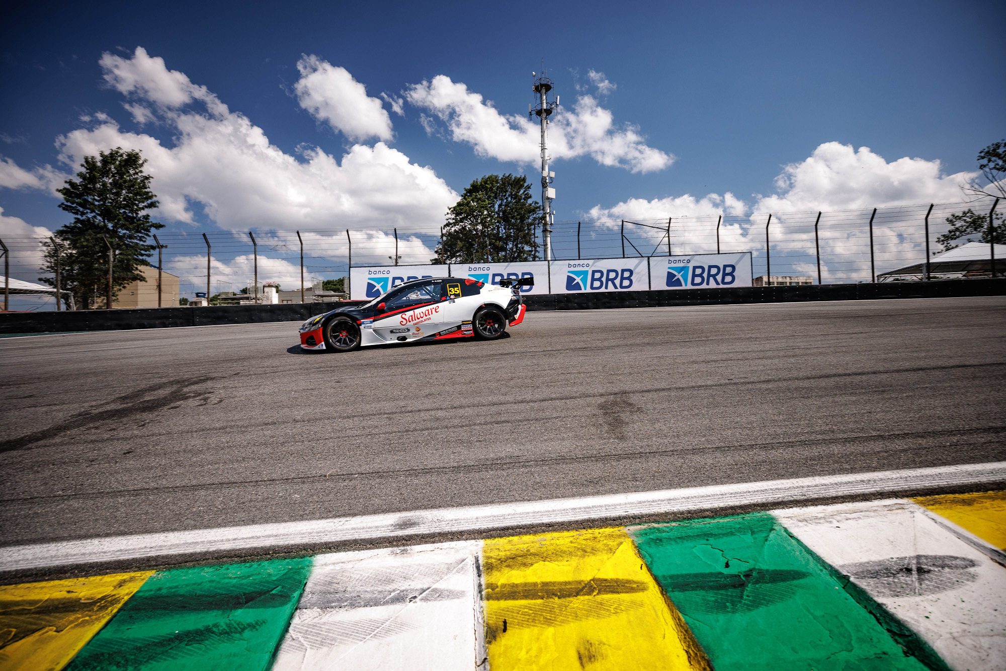 Robe termina como mais rápido primeiro dia de treinos da Stock Series ...