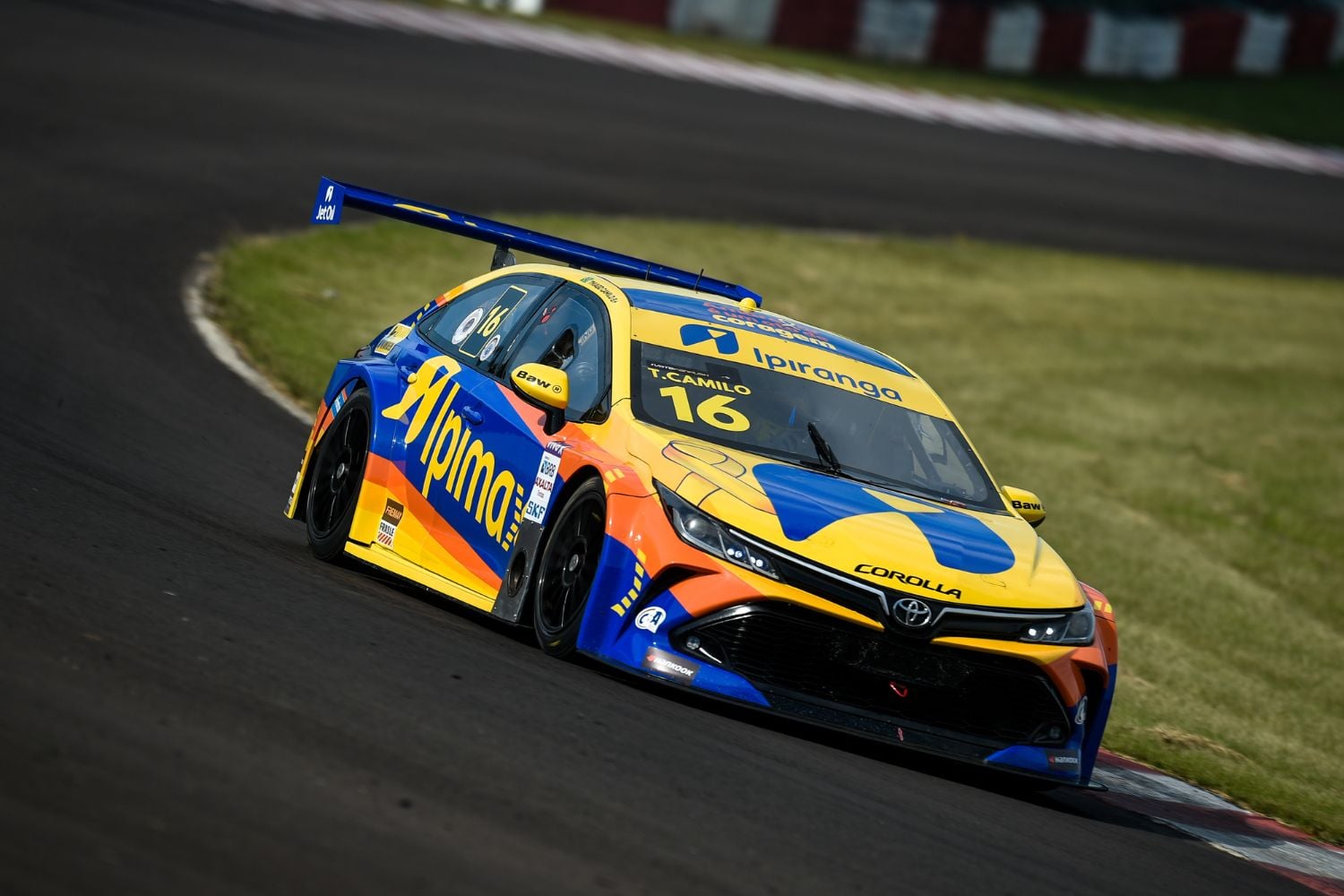 Thiago Camilo conquista pole da Stock Car em Tarumã