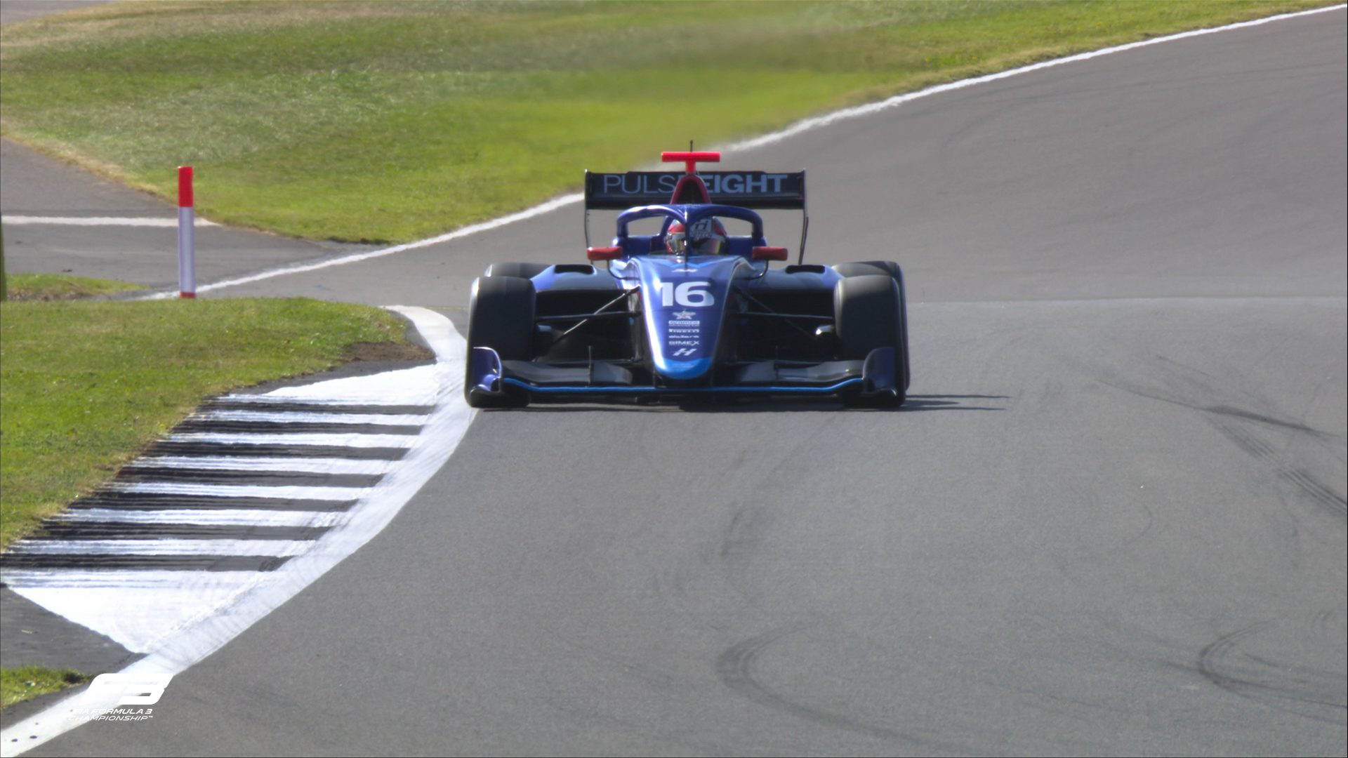 F3: Browning lidera único treino do final de semana em Silverstone