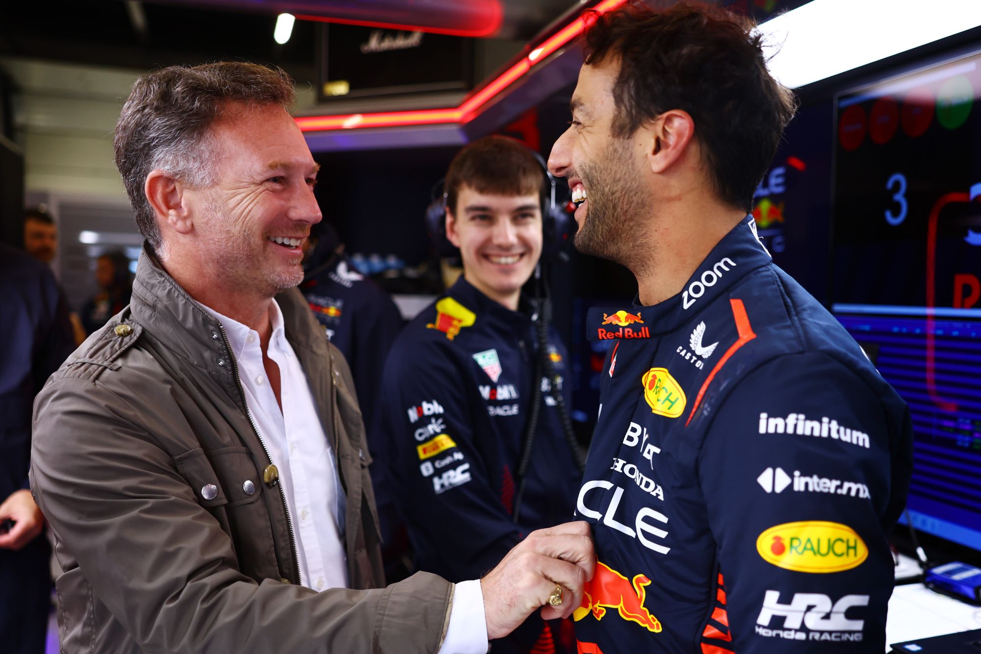 F1: Horner confirma que Ricciardo quer um lugar na Red Bull em 2025