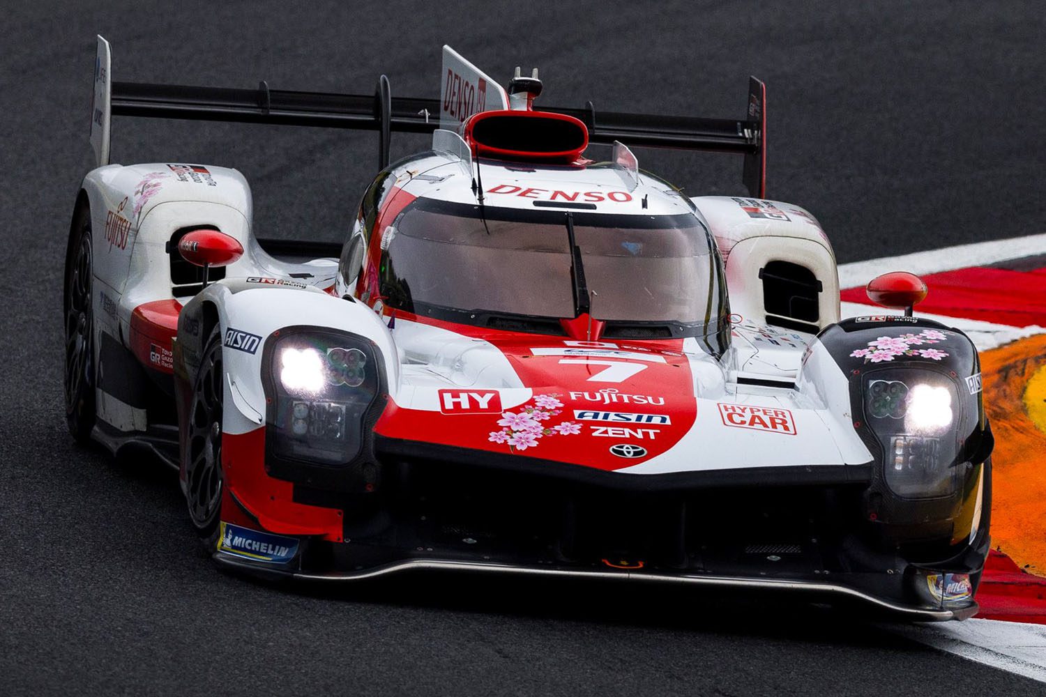 WEC: Kobayashi coloca Toyota na pole position das 6 Horas de Fuji