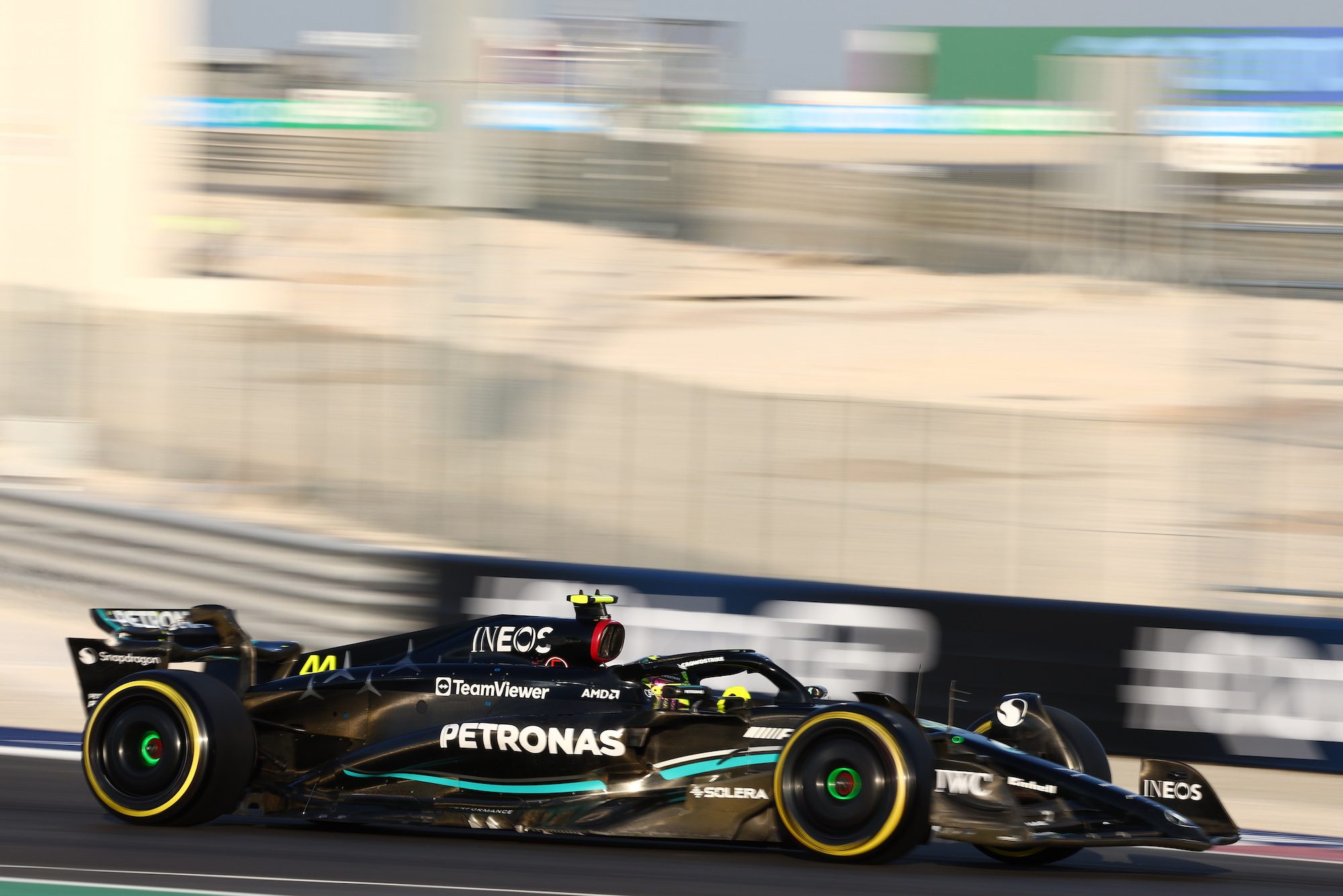 F1: Hamilton vê próximas corridas como melhor chance da Mercedes em 2023