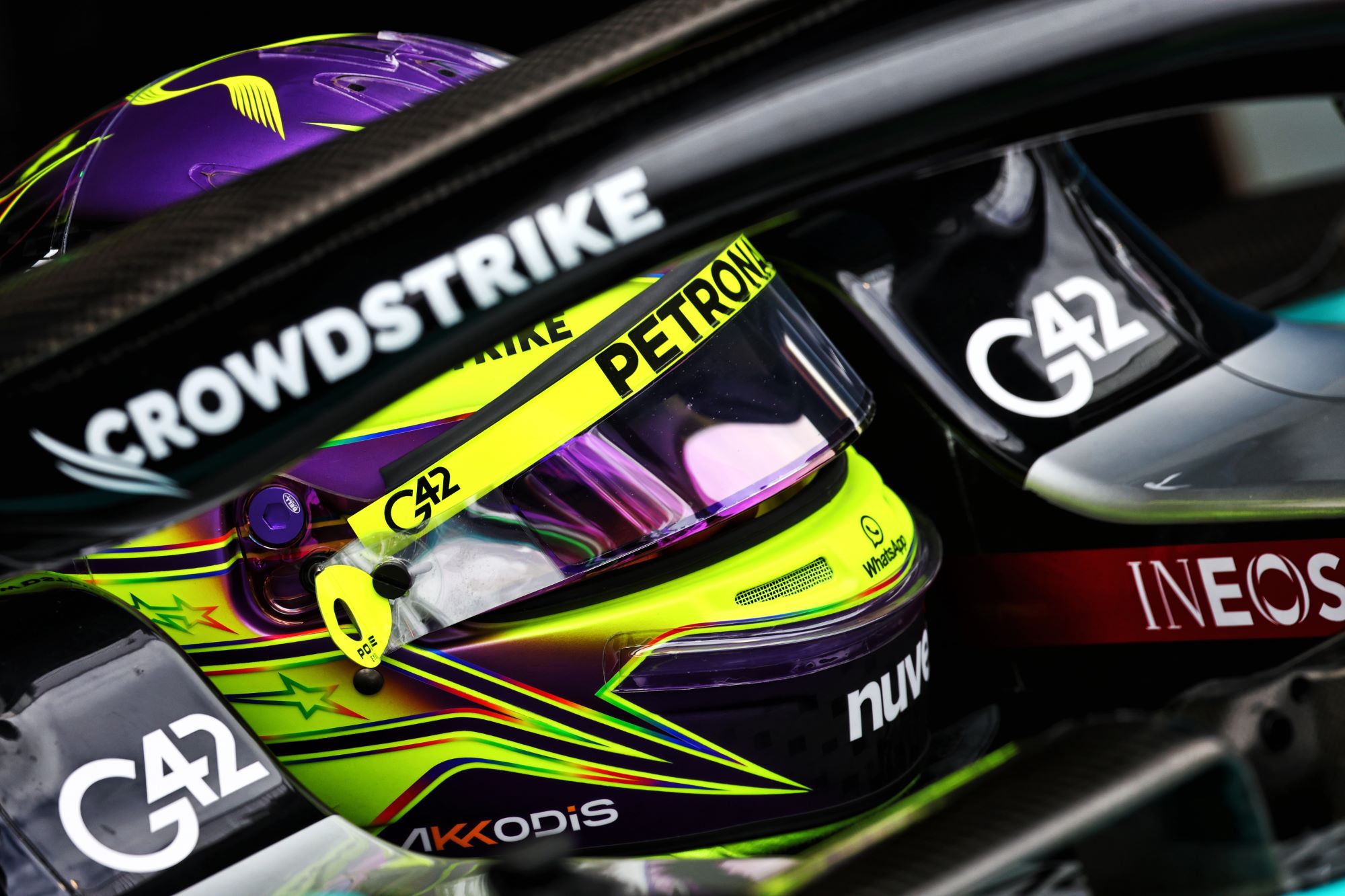 F1: Nicolas Hamilton não quer ser apenas "sombra" do irmão famoso