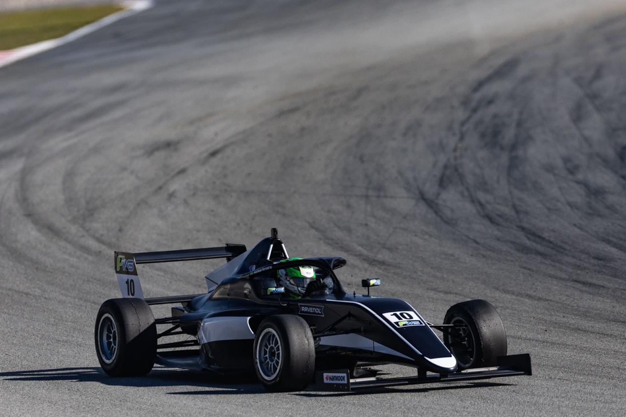 Matheus Ferreira encerra Fórmula Winter Series no top-5 com pódios e ...