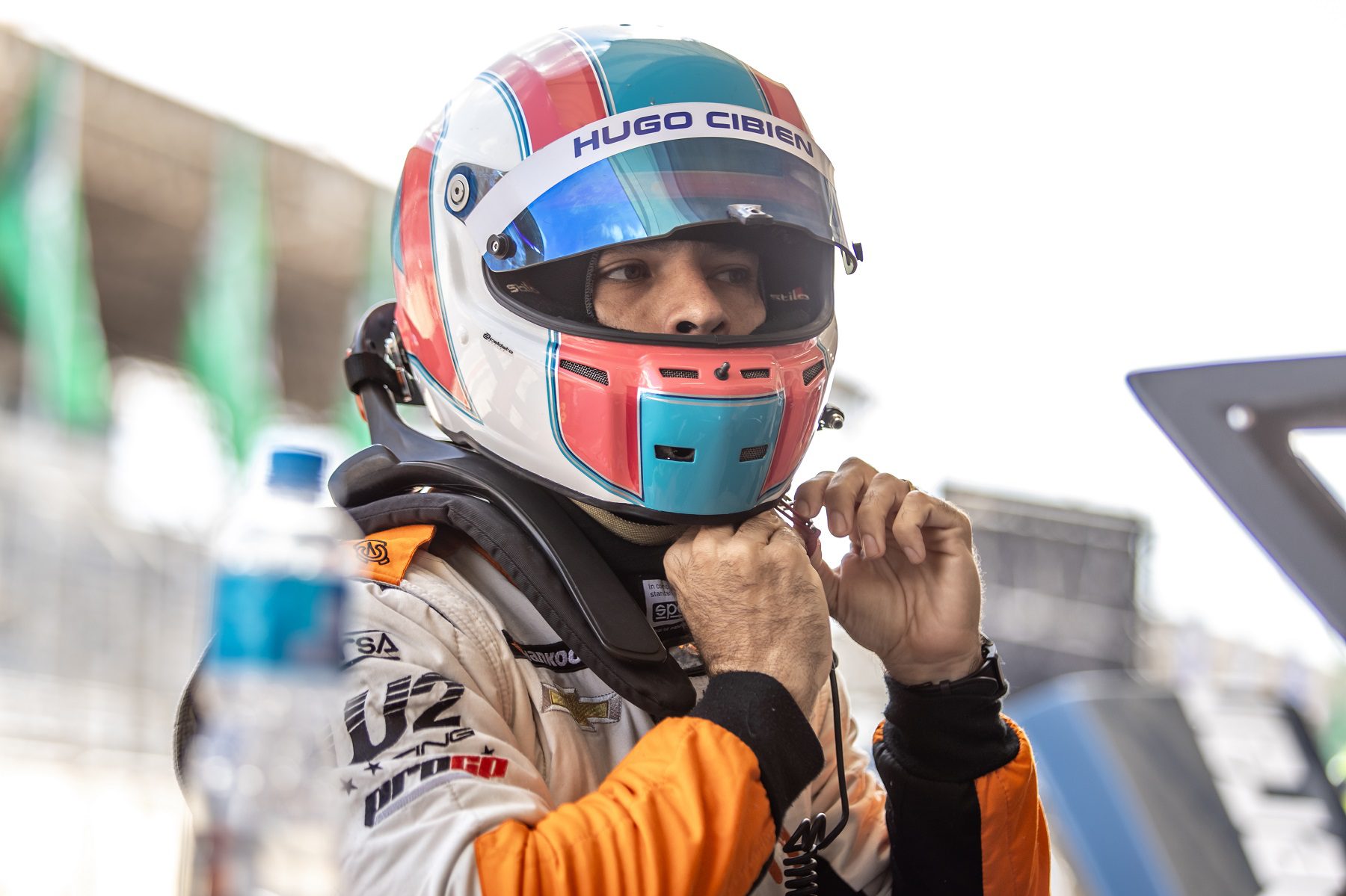 Em festa de 45 anos da Stock Car, batida forte marcou estreia da ...