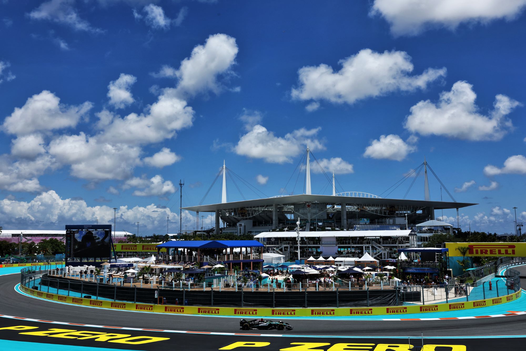 F1: Hamilton diz que pneus limitam bom desempenho da Mercedes