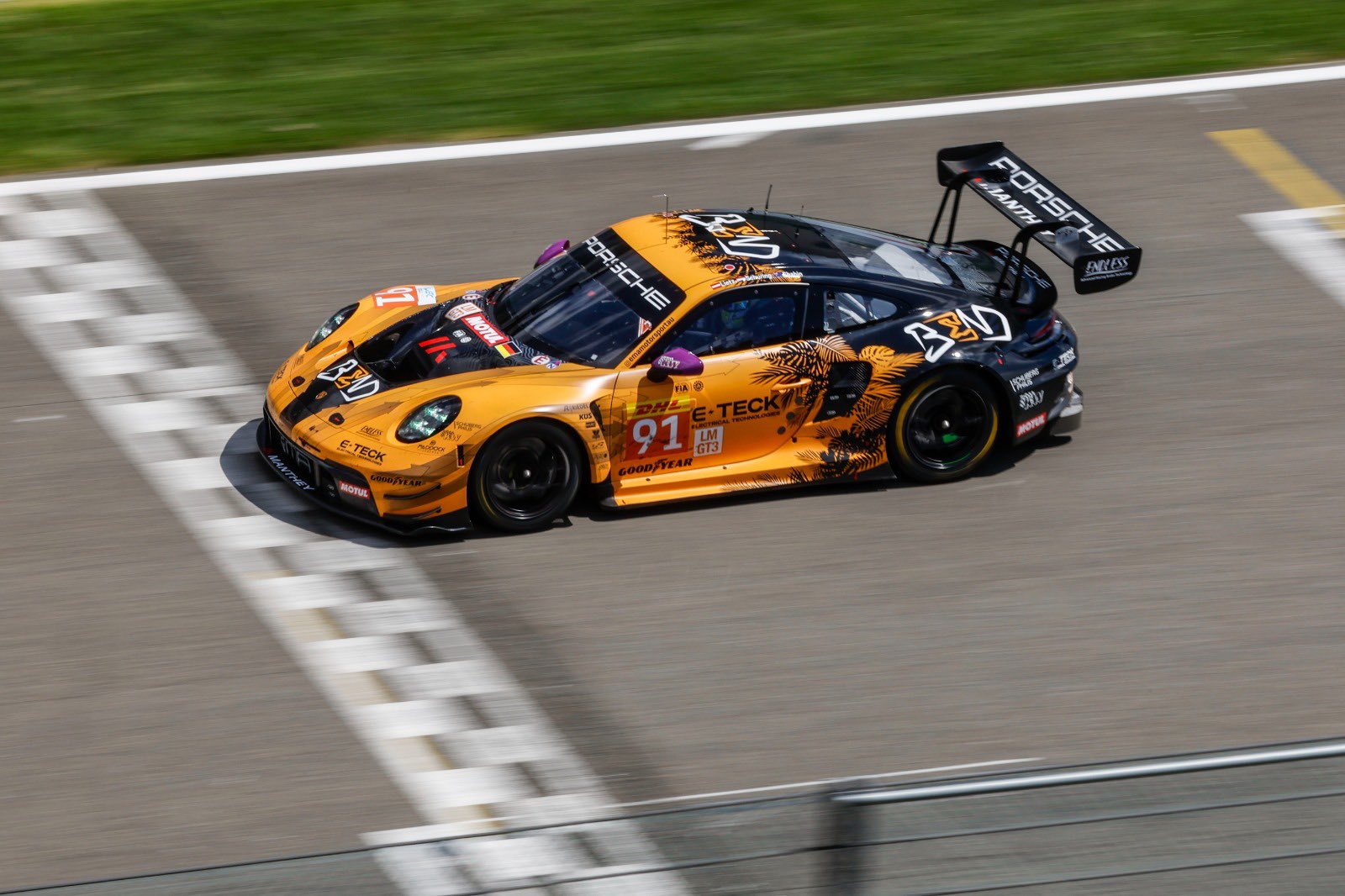 WEC: Manthey domina LMGT3 em Spa com duplo abandono da WRT