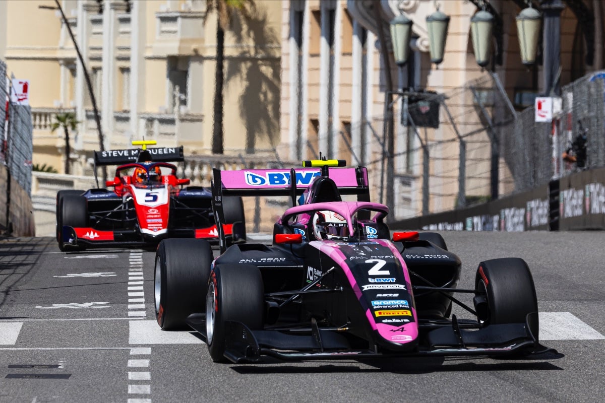 Gabriele Mini garante vitória na corrida 2 da F3 em Mônaco