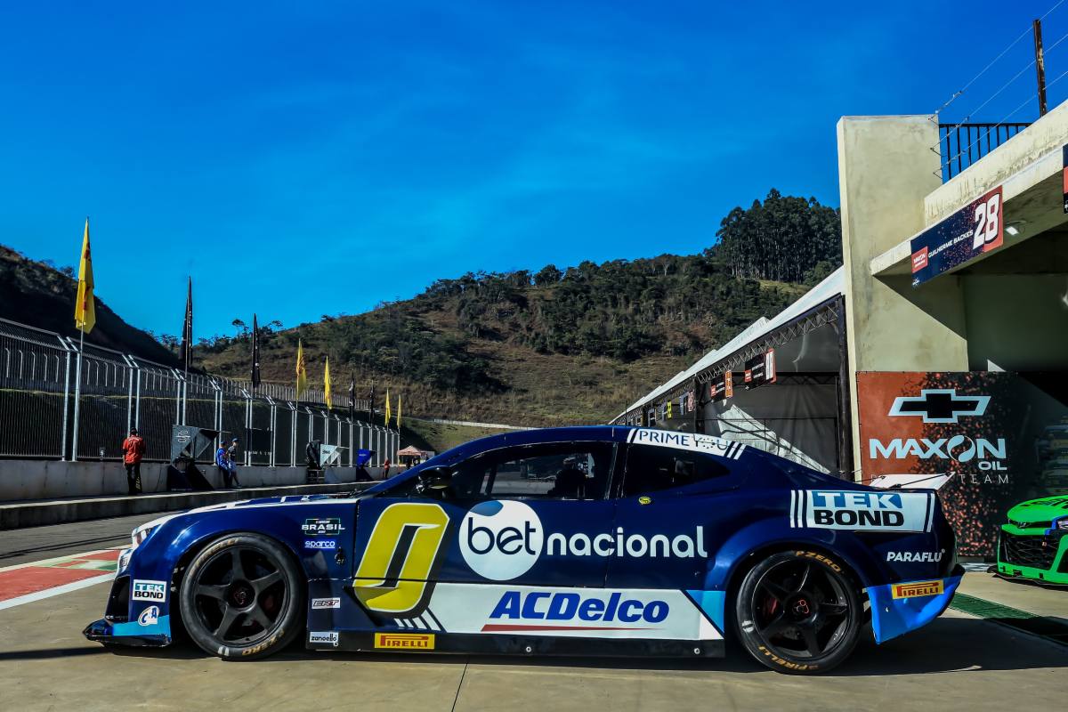 Cacá Bueno exalta retorno às pistas após terceiro lugar em treino da ...