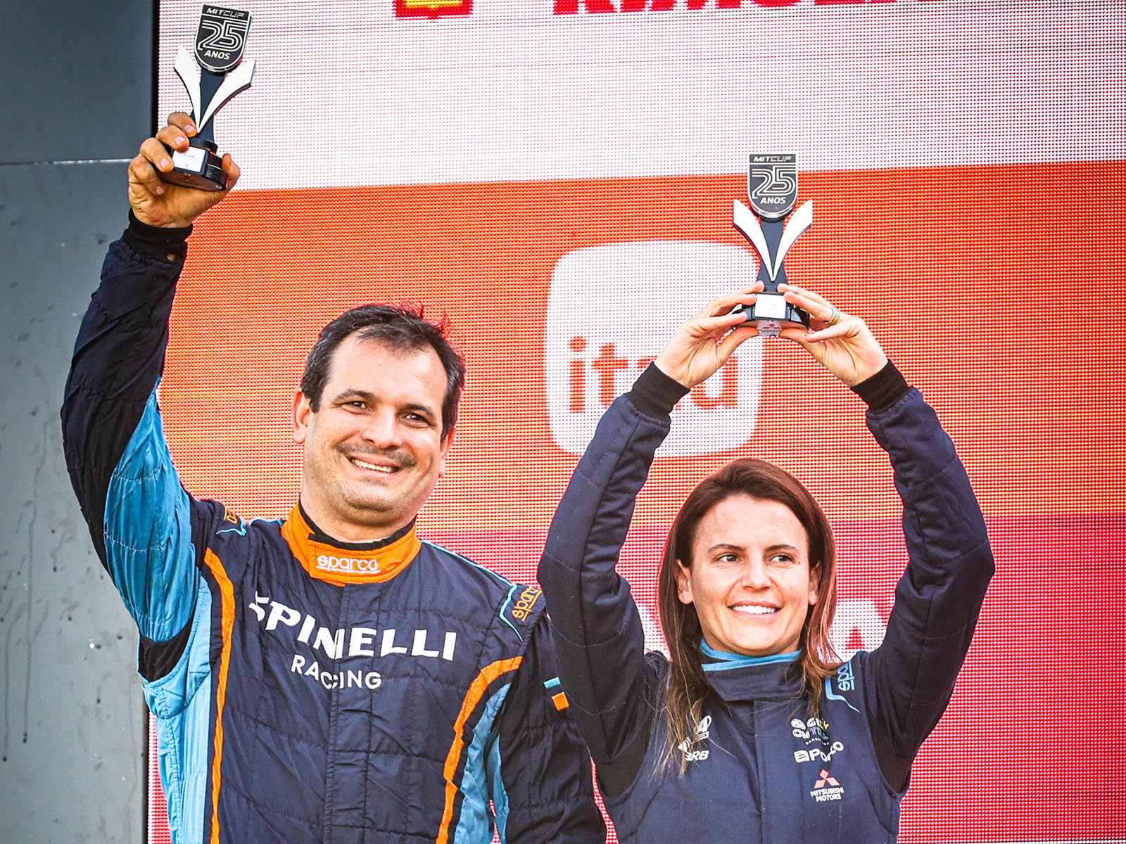 FIA Girls on Track Brasil na pista com Stock Car e F4 e na trilha com a ...