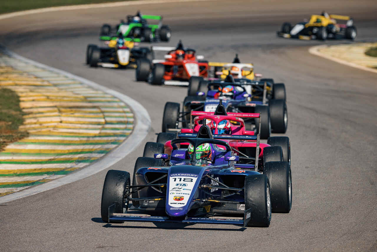 Fórmula 4 Brasil chega à metade de 2024 com diversidade de vencedores