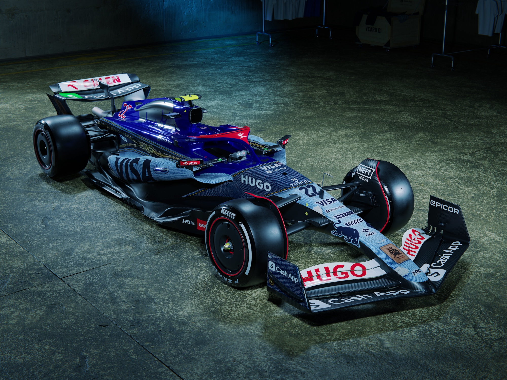 F1: RB revela pintura "jeans" para o GP de Singapura em parceria com a Hugo