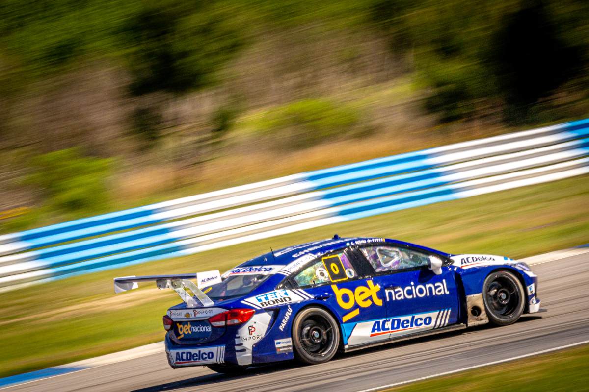 Stock Car: Cacá Bueno aprova carro promissor nos treinos, mas toques ...