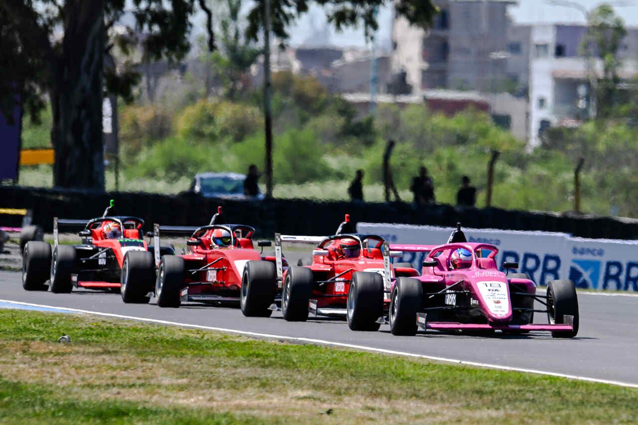 Fórmula 4 Brasil apresenta recorde de vencedores diferentes em 2024