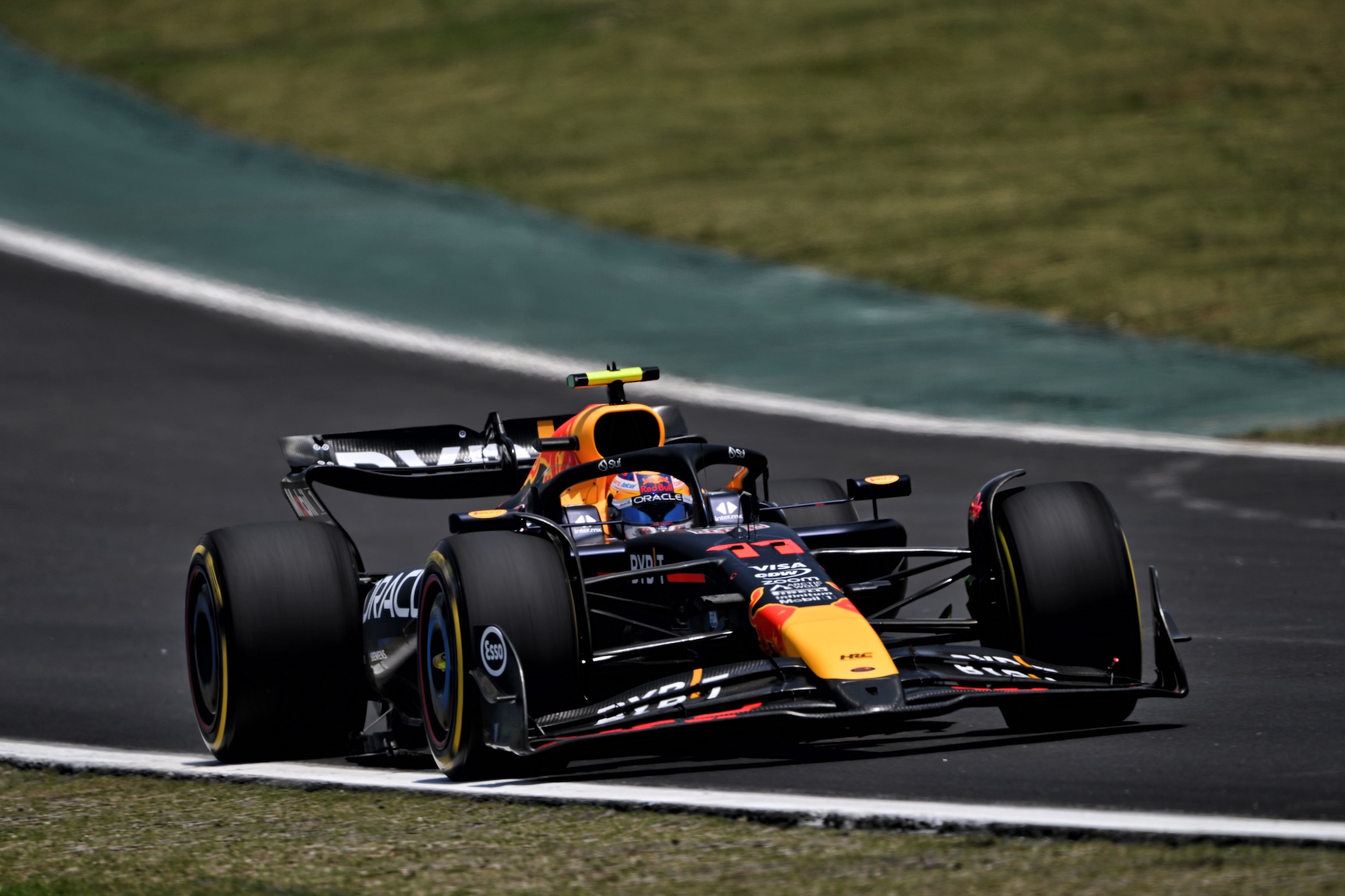 F1: Ex-chefe de Perez critica tratamento dado pela Red Bull ao mexicano