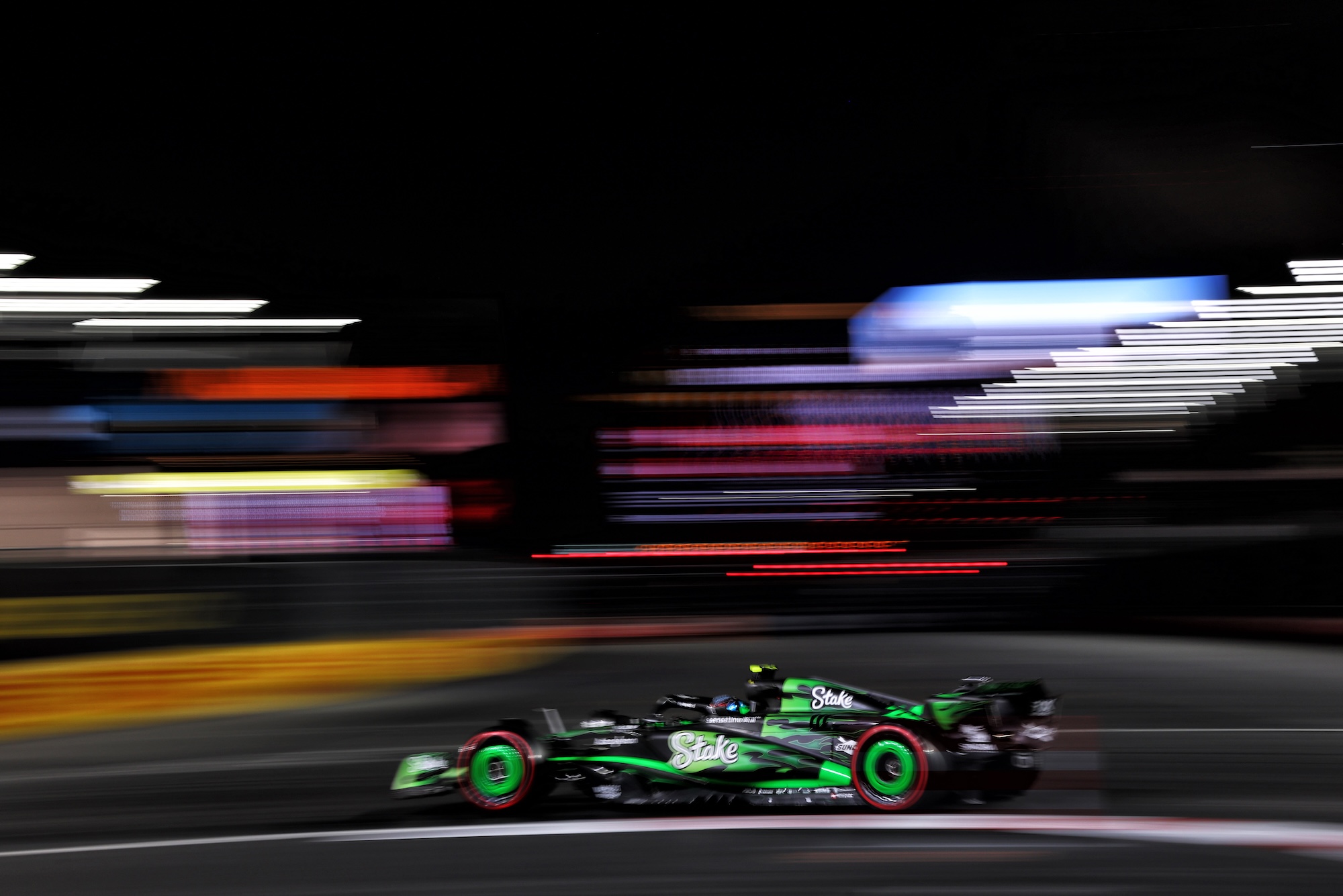 F1: Sauber bastante animada com P13 de Zhou