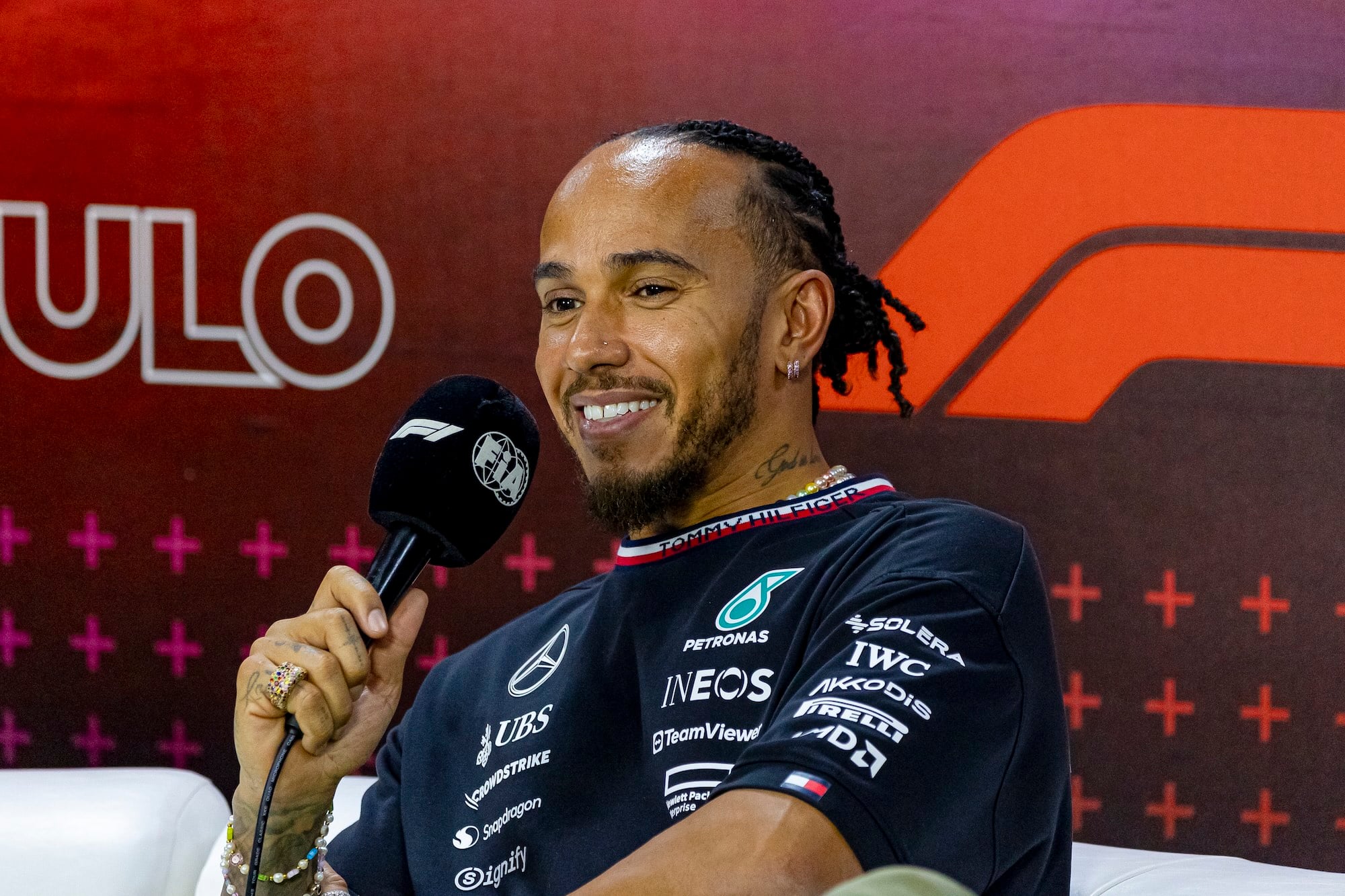 F1: Hamilton encara estreia na Ferrari como novo “salto de fé” rumo ao oitavo título