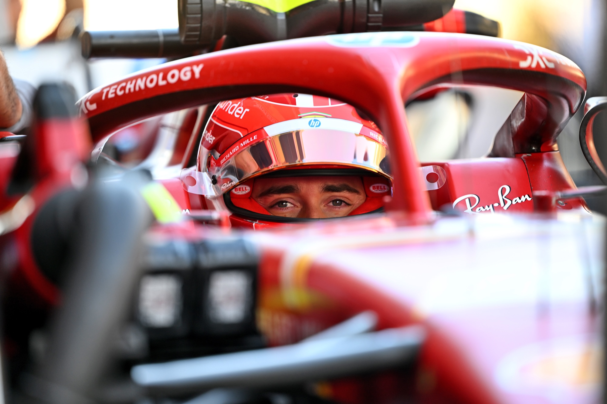 F1: Vasseur e Leclerc reagem à estreia de Lewis Hamilton na Ferrari