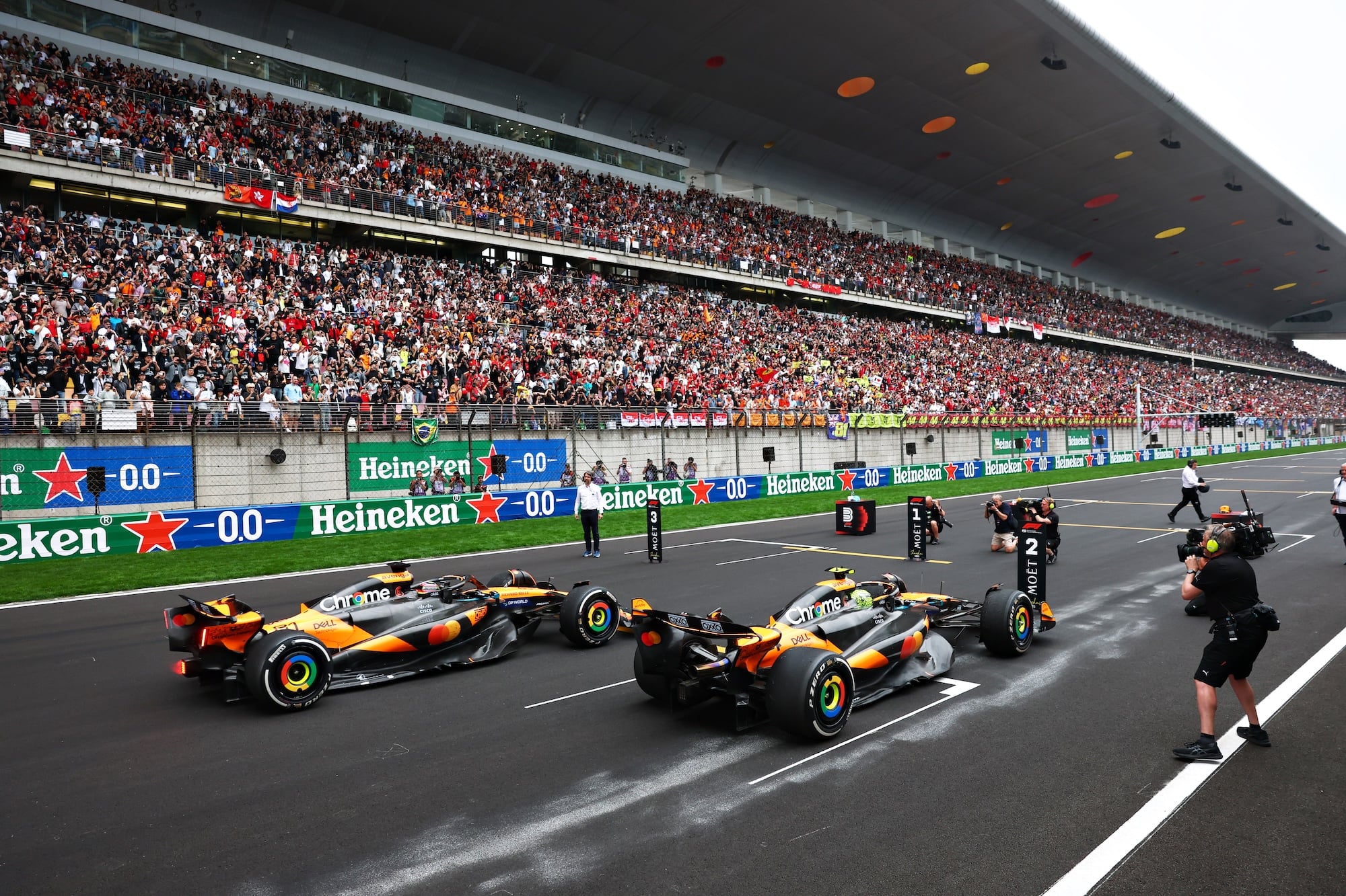 F1: Pilotos da McLaren apontam Mercedes forte no Japão