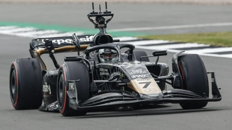 Wolff admite ter se sentido 'cringe' gravando filme da F1 com Brad Pitt