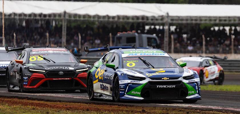 Stock Car: Cacá Bueno conquista top-10 em corrida na chuva em Campo Grande