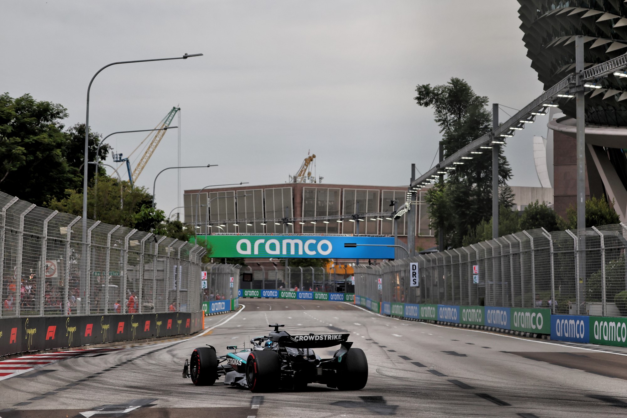 Russell diz que contratos na F1 precisam ser "justos e benéficos"